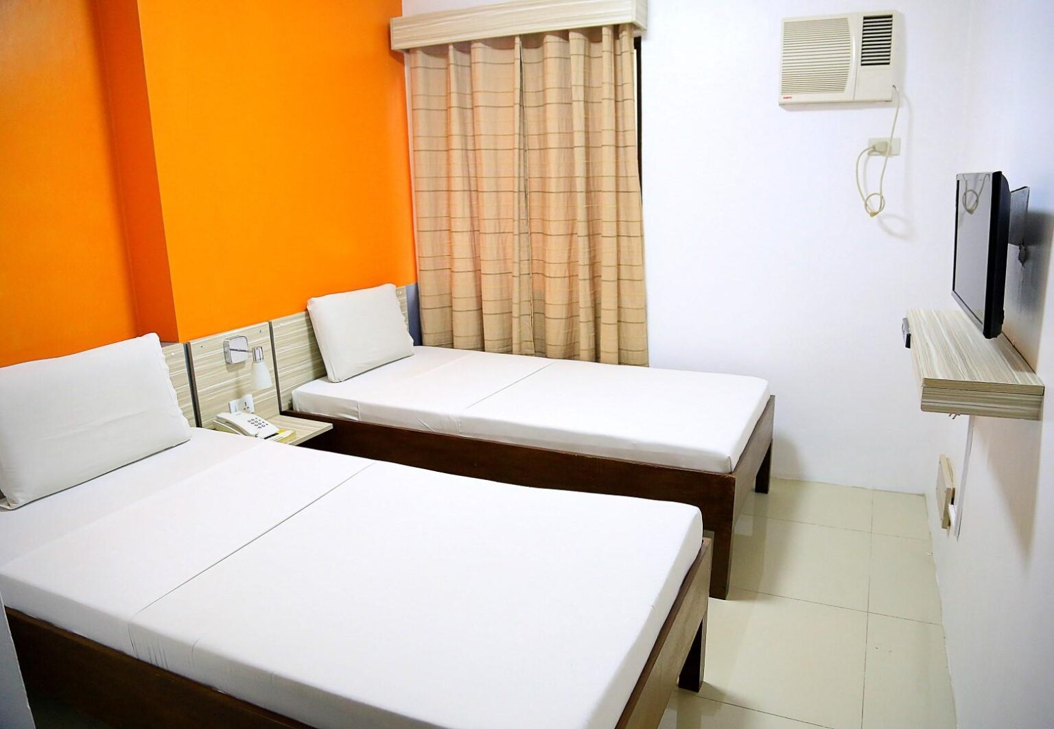 Rooms – Travelbee Business Inn